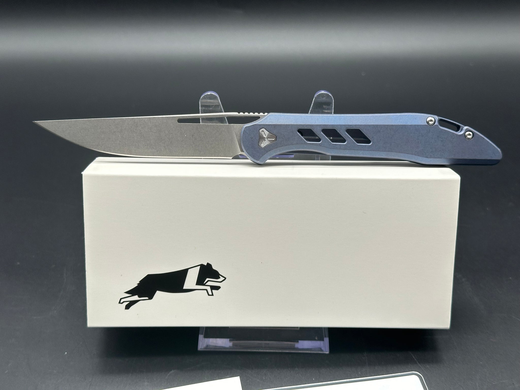Boos Blades Smoke TM1 Stonewashed M390 Blade, Stonewashed Artic Blue T