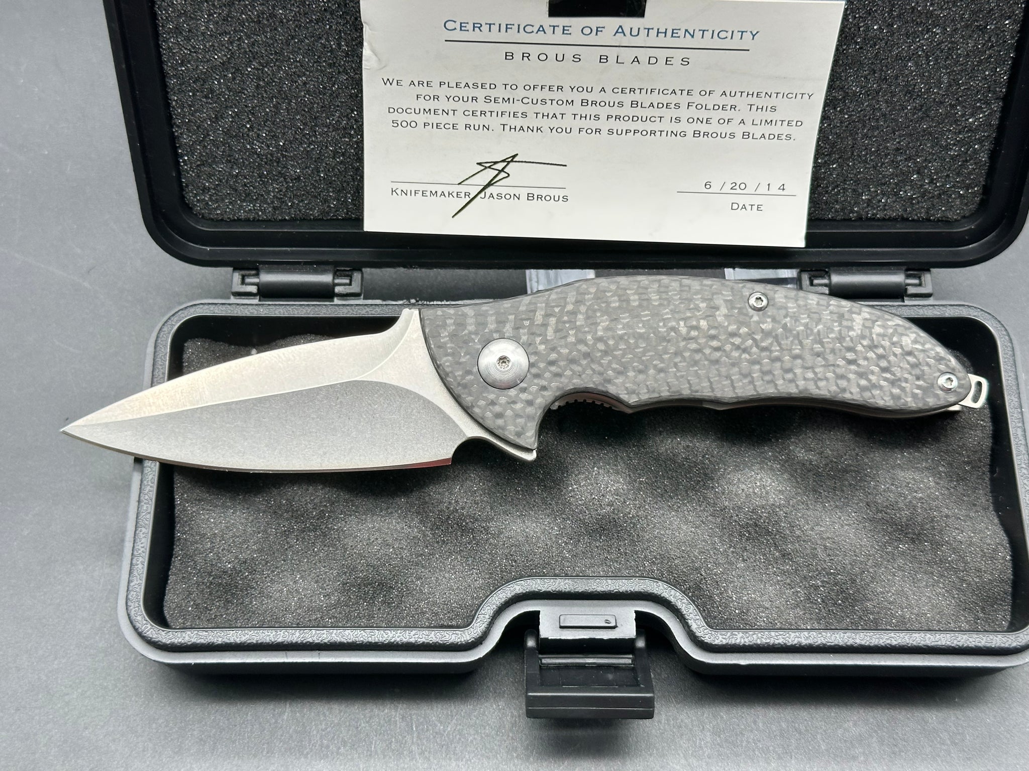 BROUS BLADES: CALIBER FLIPPER FOLDING KNIFE W/ CARBON FIBER HANDLE LIM
