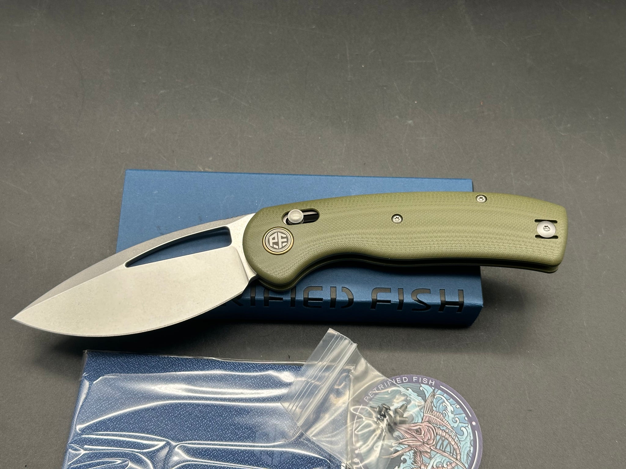 PETRIFIED FISH P13GRW VIPER K110 STEEL BLADE GREEN G10 HANDLE CROSSBAR