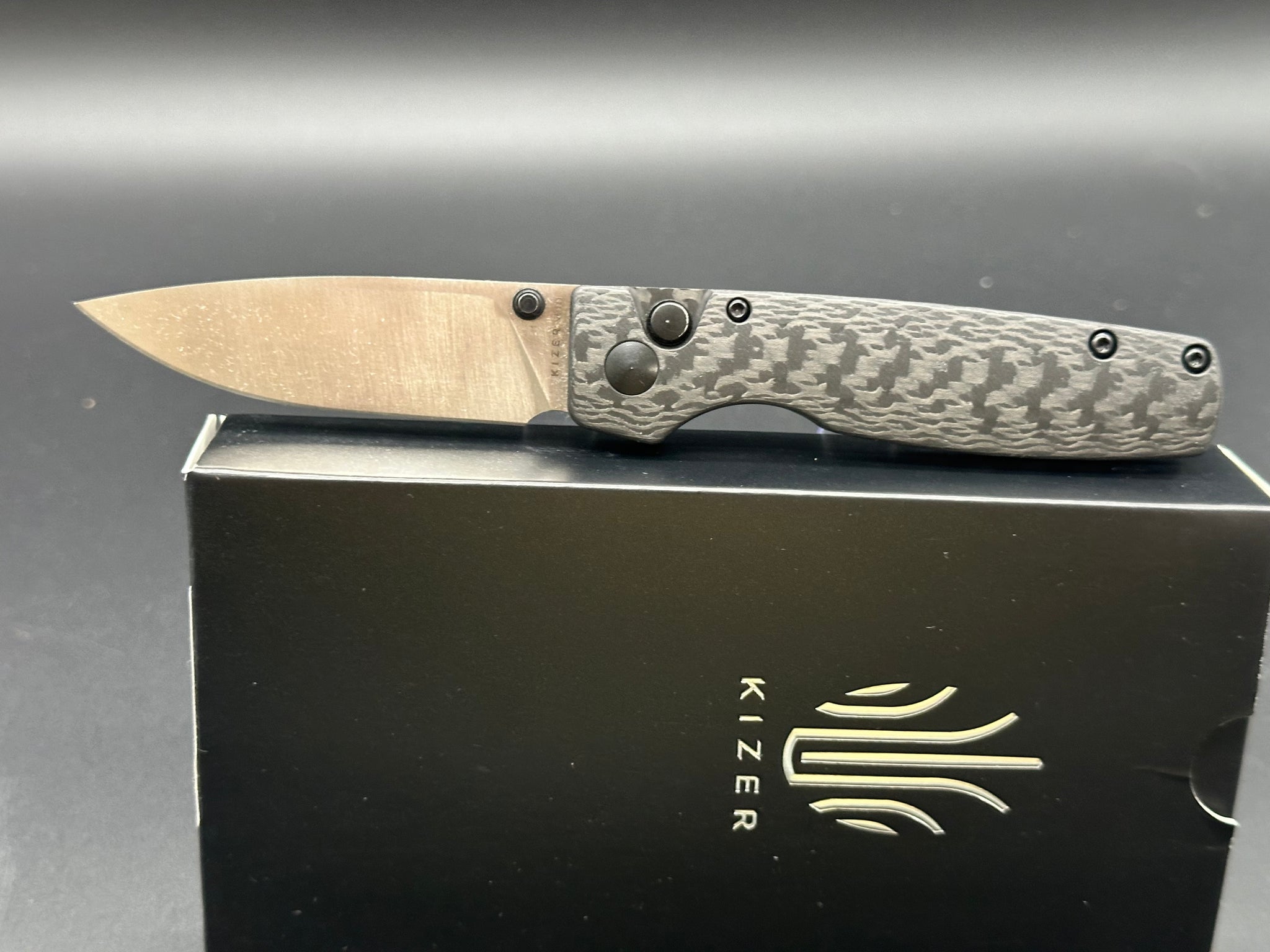 Kizer Original button lock folding knife carbon fiber scales w/154cm b