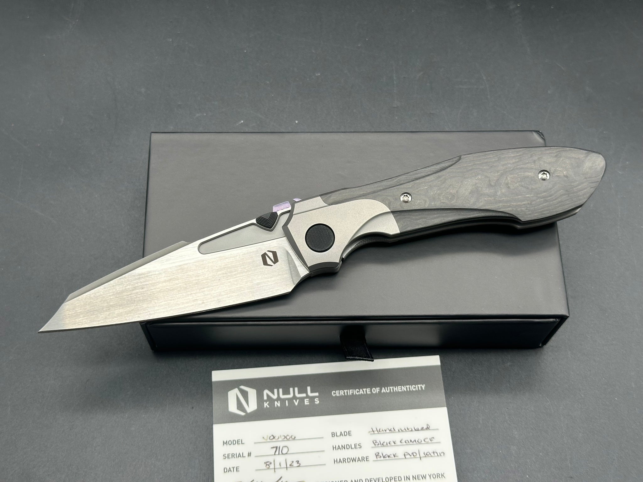 Null Knives - Voodoo/Black Camo Fat Carbon Handle + Grey Ti Bolster Ri