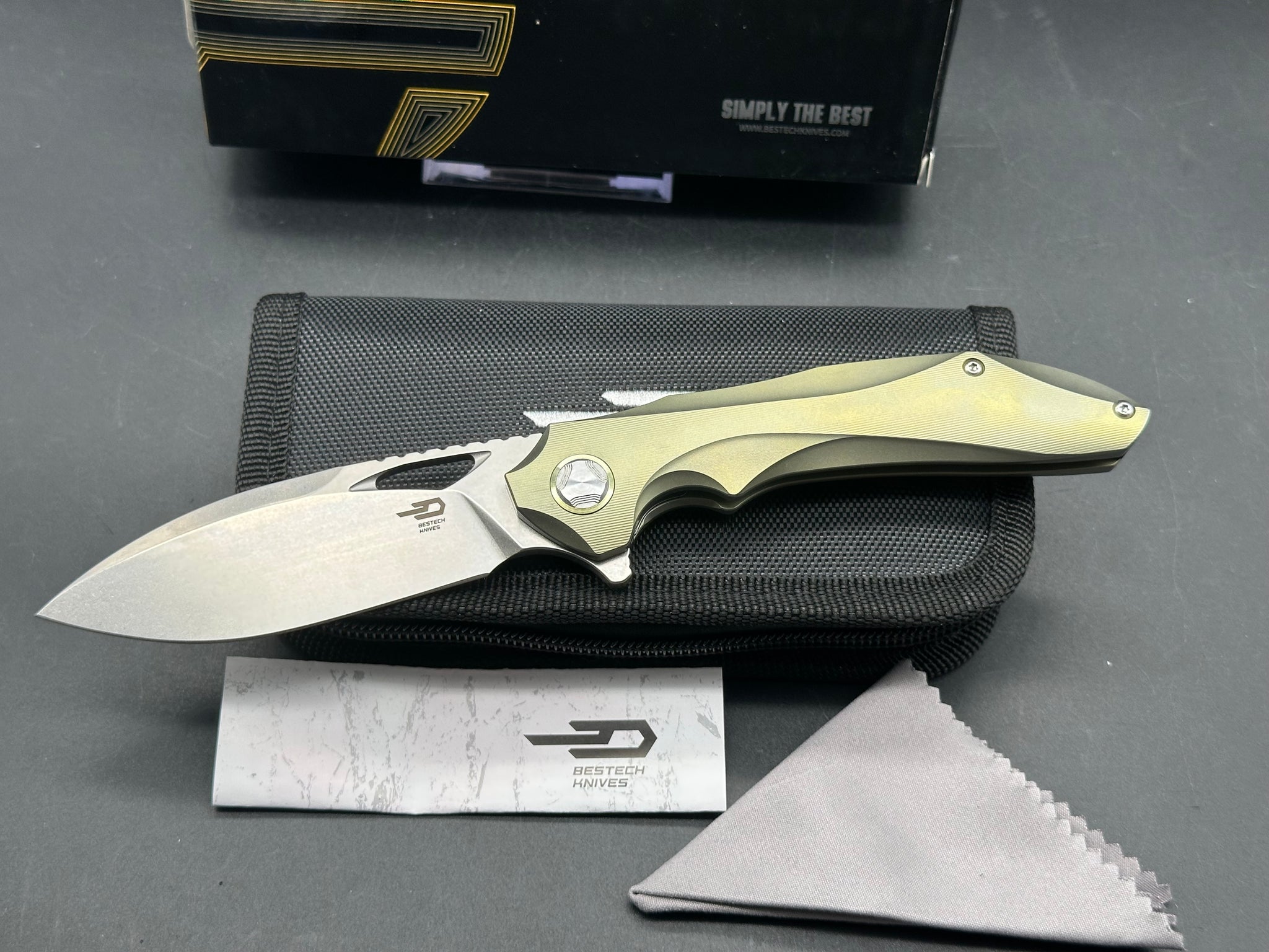 Bestech Eskra, Bohler M390 blade stonewash, gold titanium handle