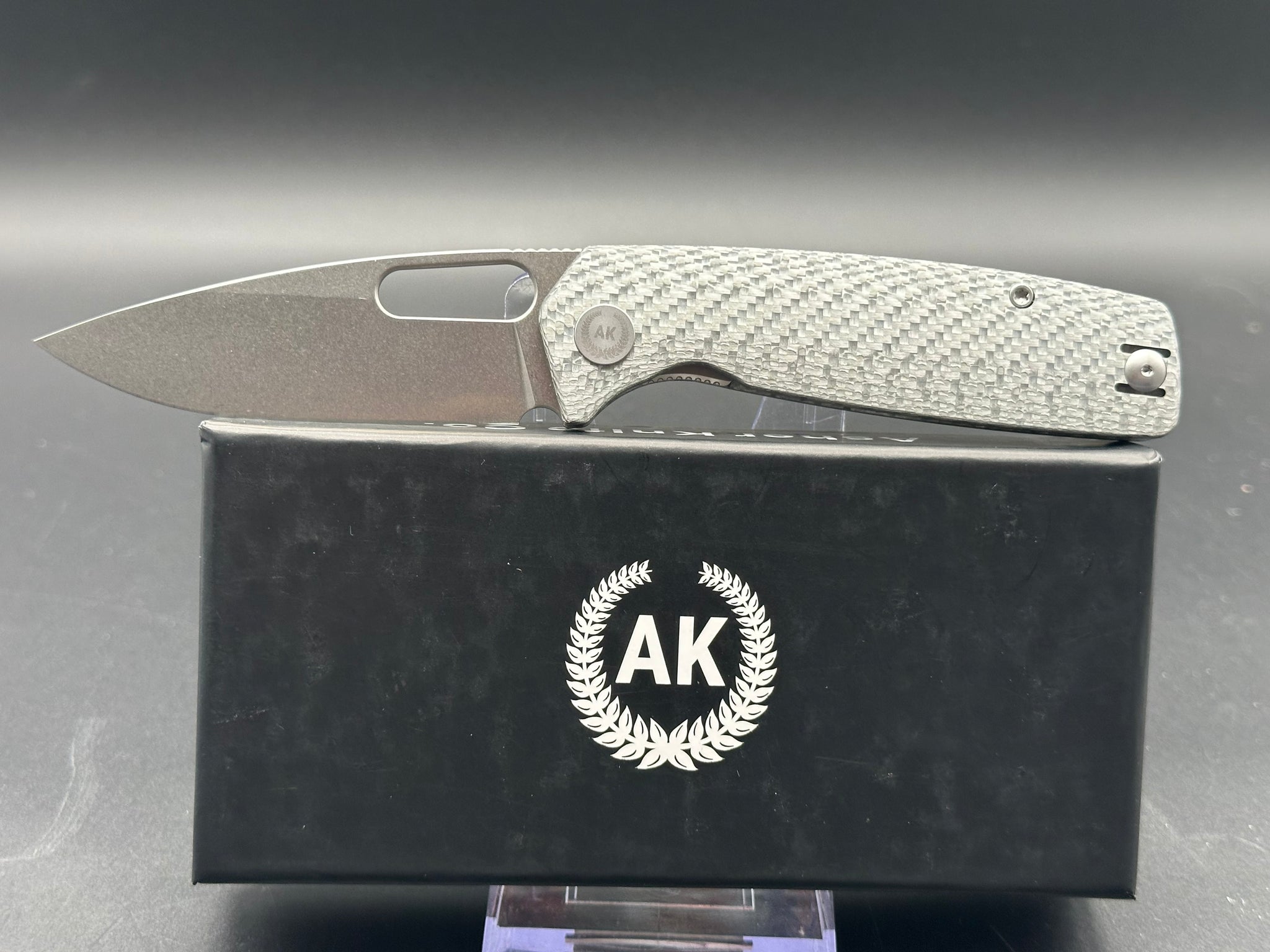 Asher Spiro Silver CF, 3.2" CPM 20CV Blade with Silver Twill Carbon Fi