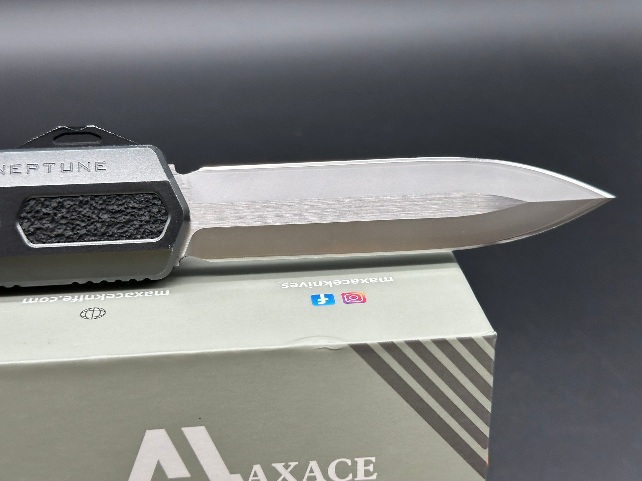 Maxace Neptune OTF – LuvThemKnives
