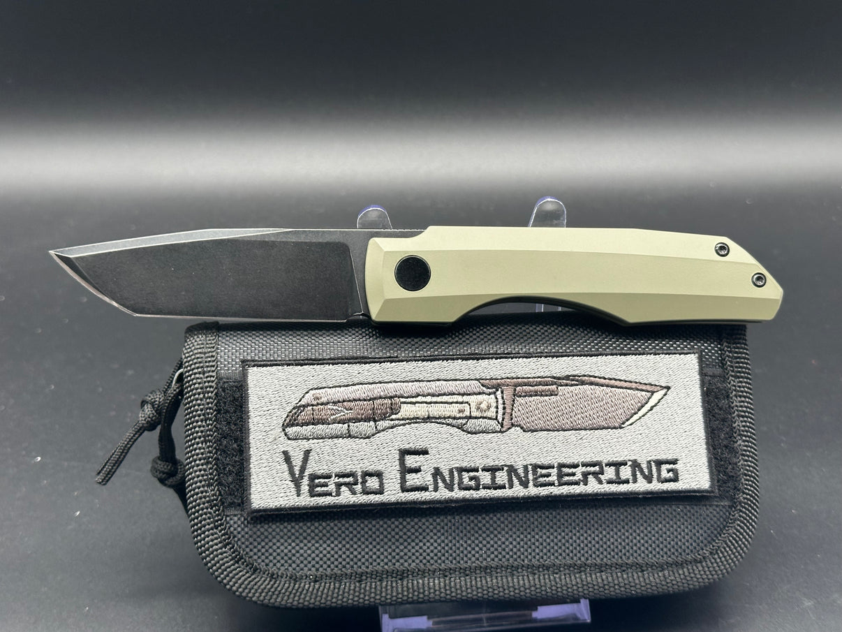 Vero Engineering Impulse Mini with custom cerikote on the scales – LuvThemKnives