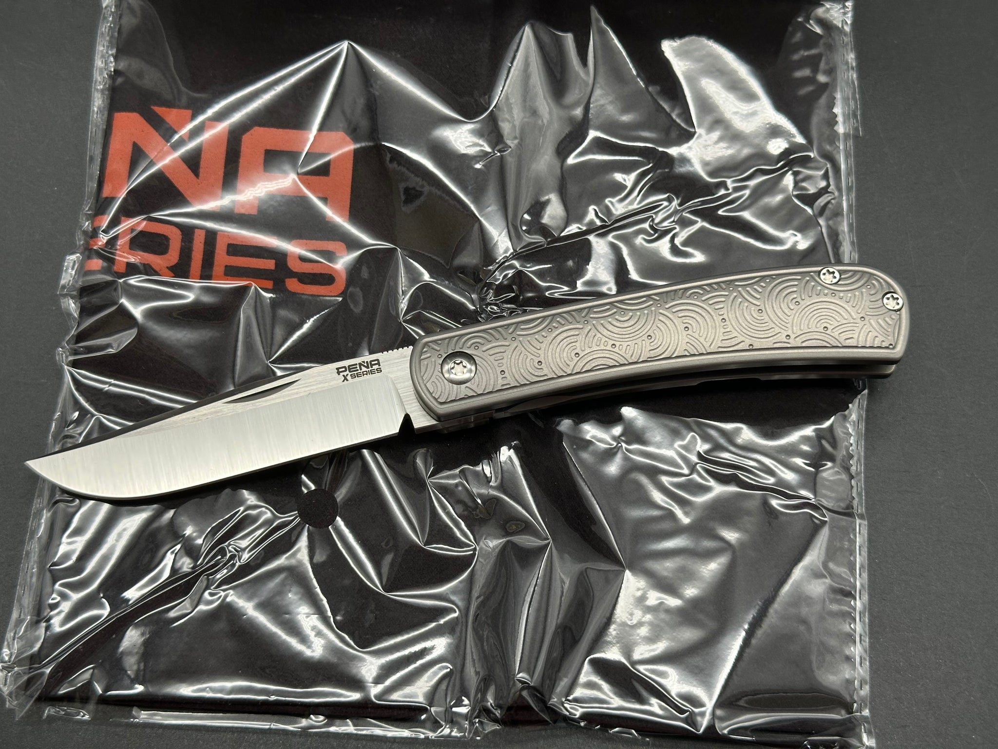 Pena X-Series Front Flipper Trapper (WKRMN Seigaiha Urban EDC Exclusiv