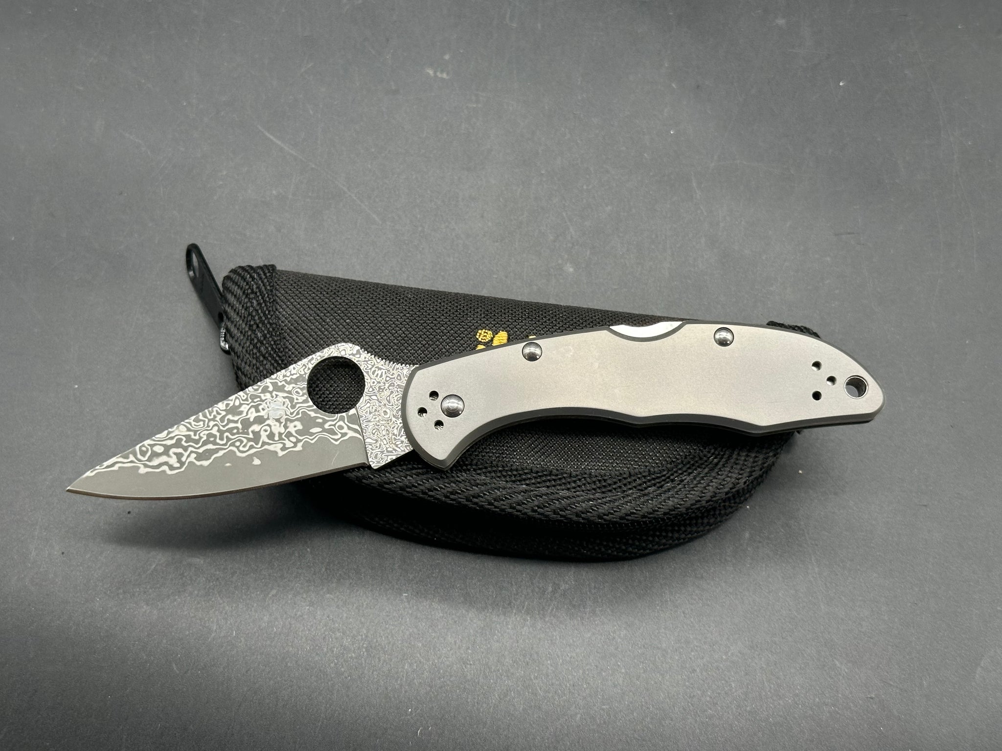 Spyderco Delica 4 Lockback Knife Titanium (2.95" Damascus)