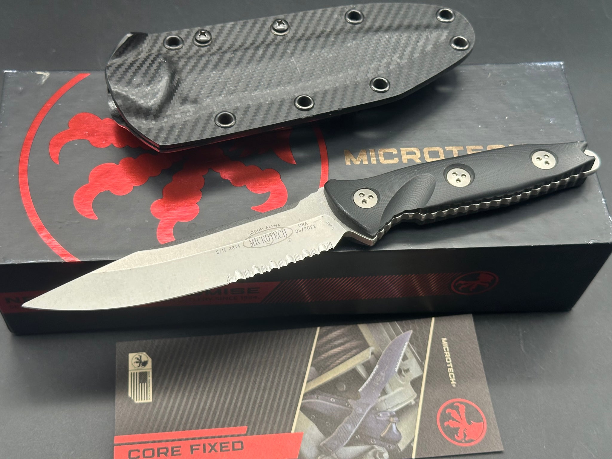 Microtech Socom Alpha Fixed Blade Knife Black G-10 (5" Serr)
