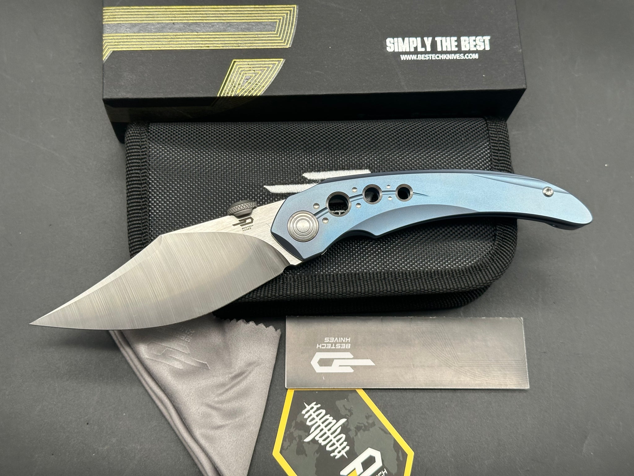 BESTECH RAZON FOLDING KNIFE BLUE TITANIUM HANDLE MAGNACUT SATIN/FLAT S