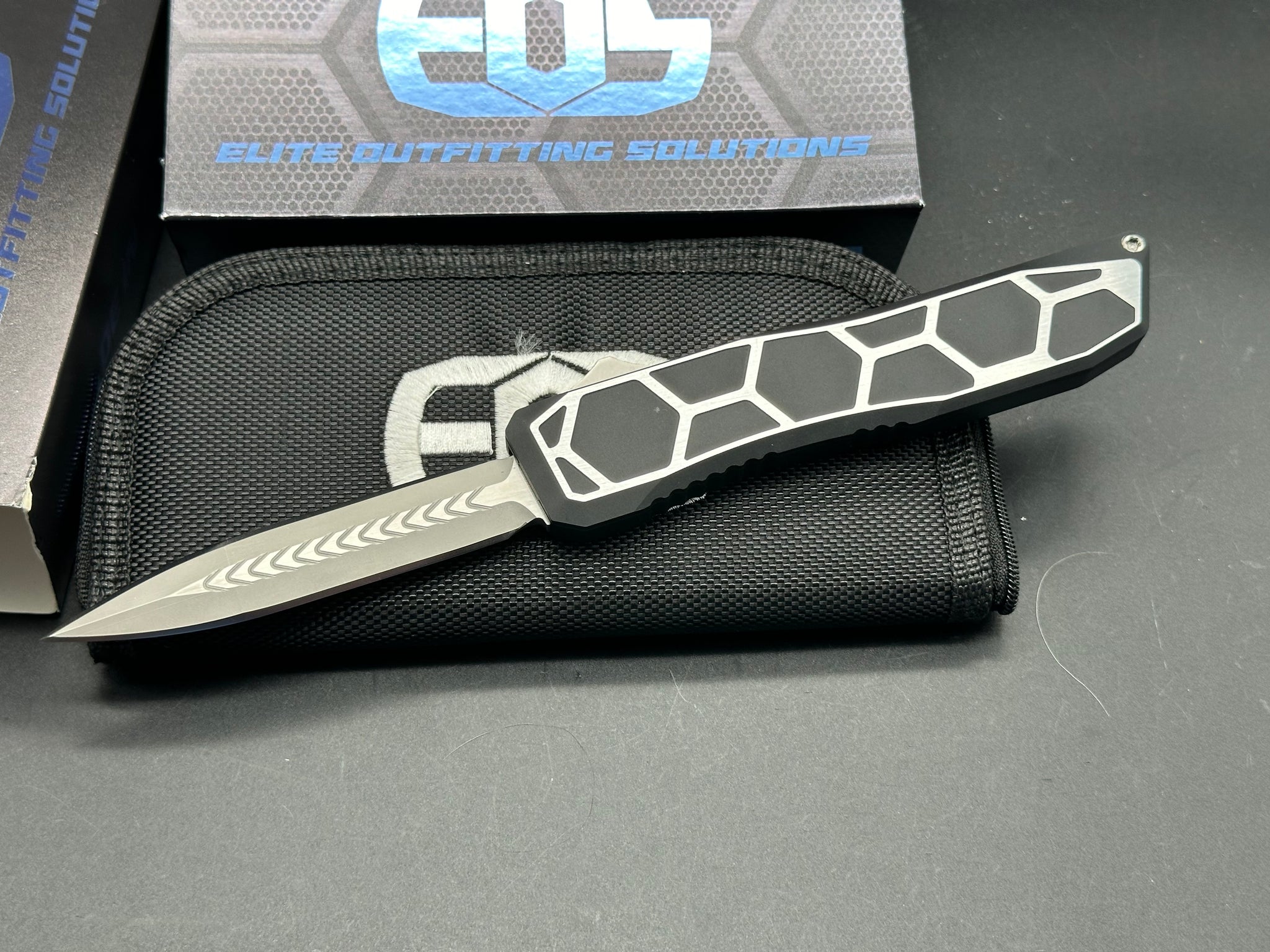 EOS Harpoon OTF 3.75"/Black & Hex Silver Frame Flamed Ti Clip/Dagger C